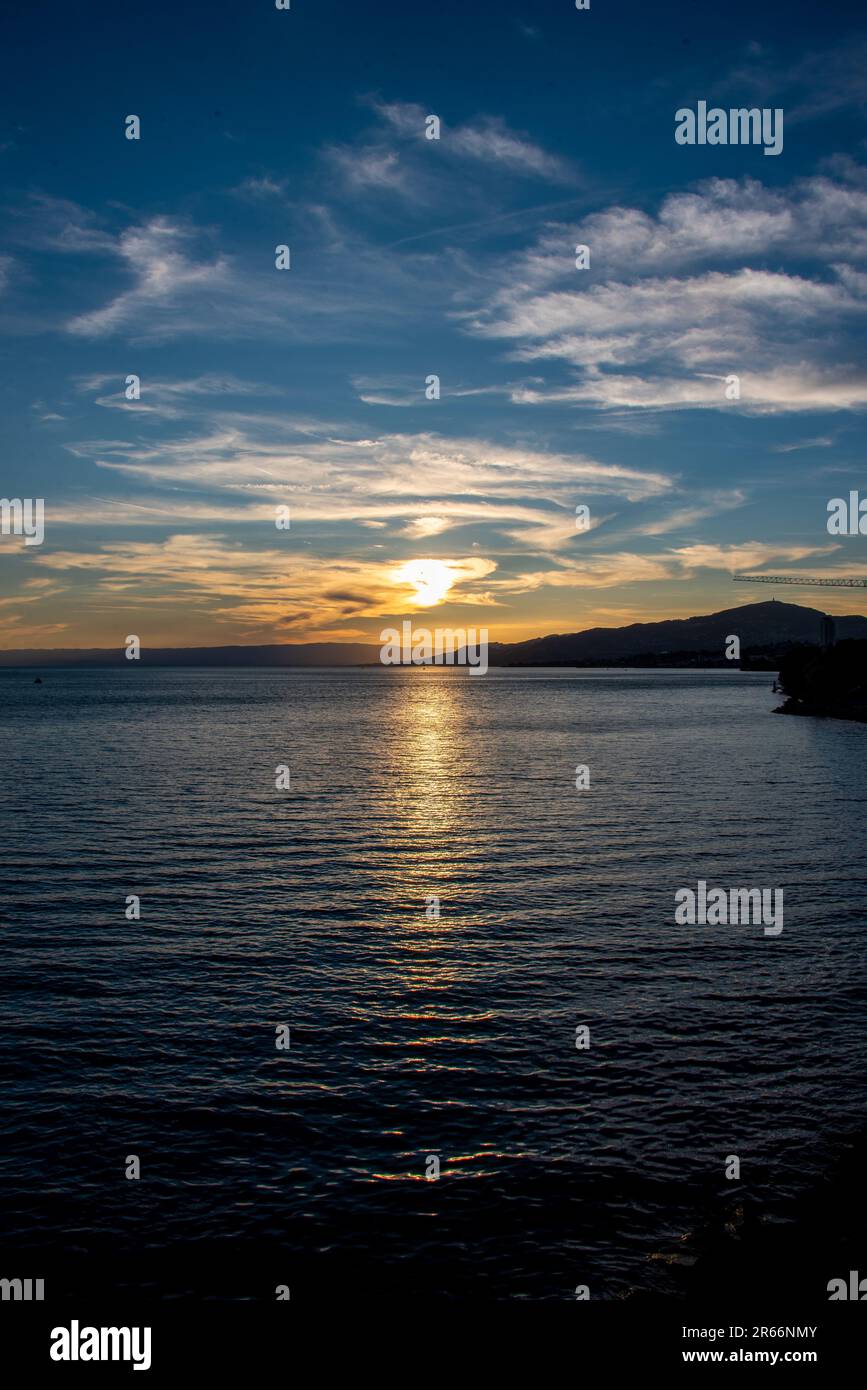 Golden hour at lake geneva hi-res stock photography and images - Alamy