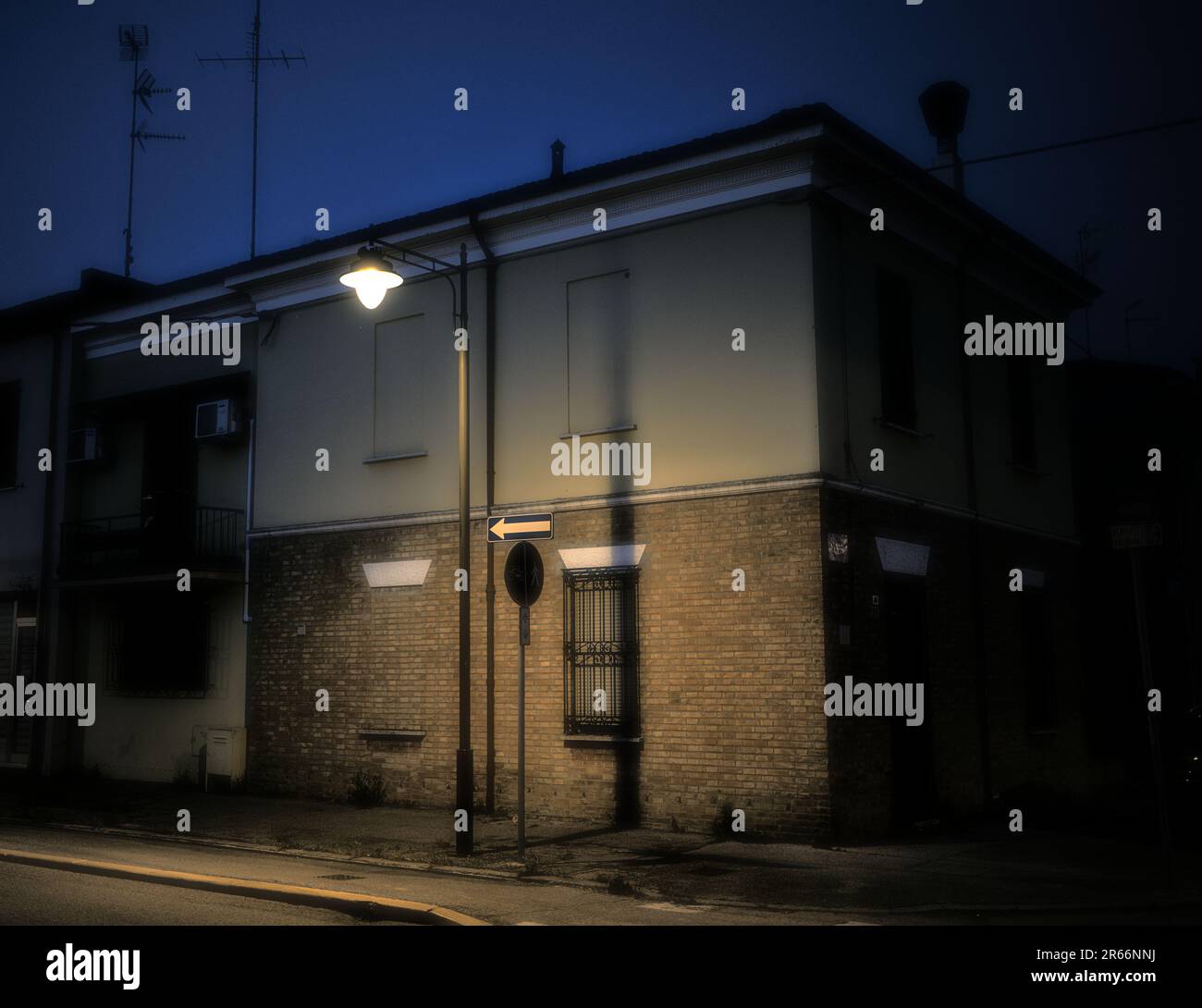 Scary shadow dark street hi-res stock photography and images - Alamy