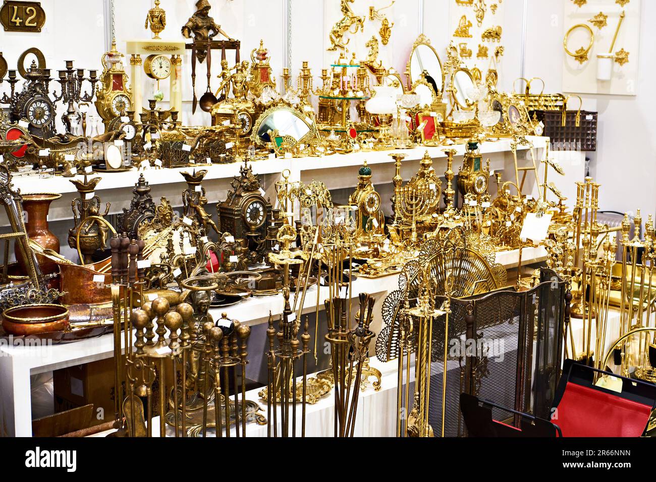 Antique shop with brass and bronze items Stock Photo - Alamy