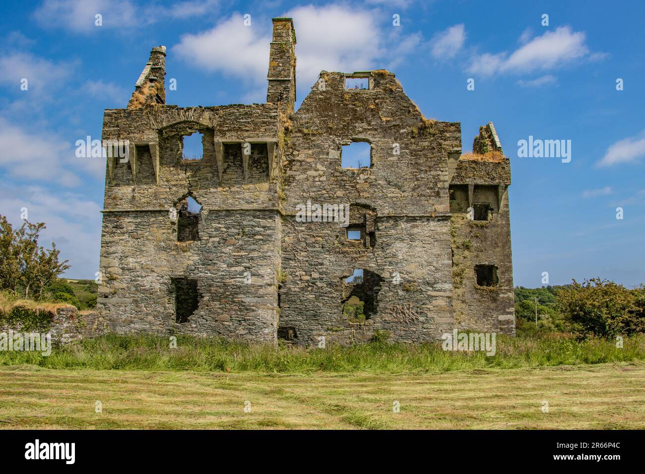 Coppinger's Court ruin near Rosscarbery, Co. Cork Stock Photo - Alamy