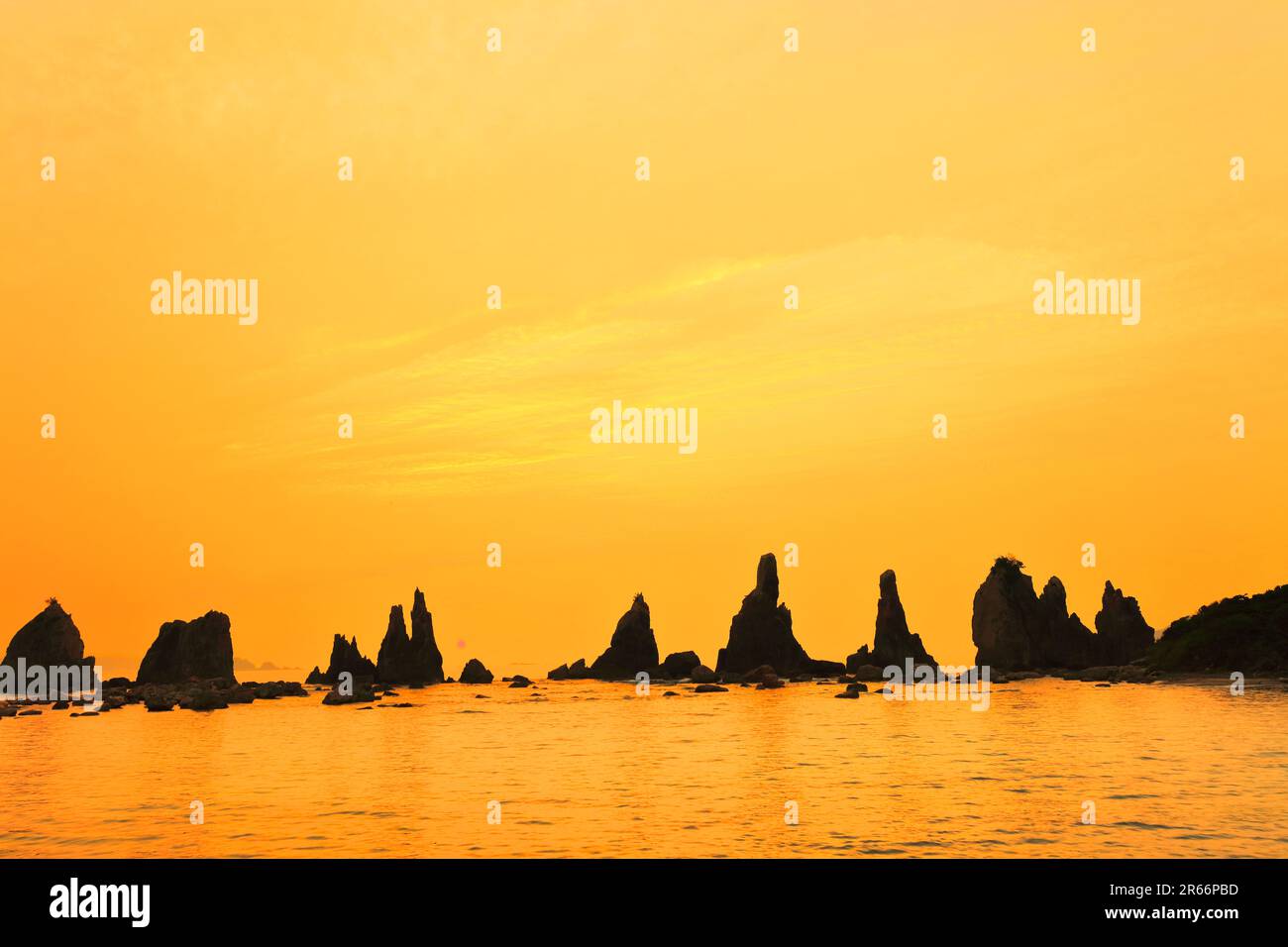 Morning sun and Hashikui rocks Stock Photo - Alamy