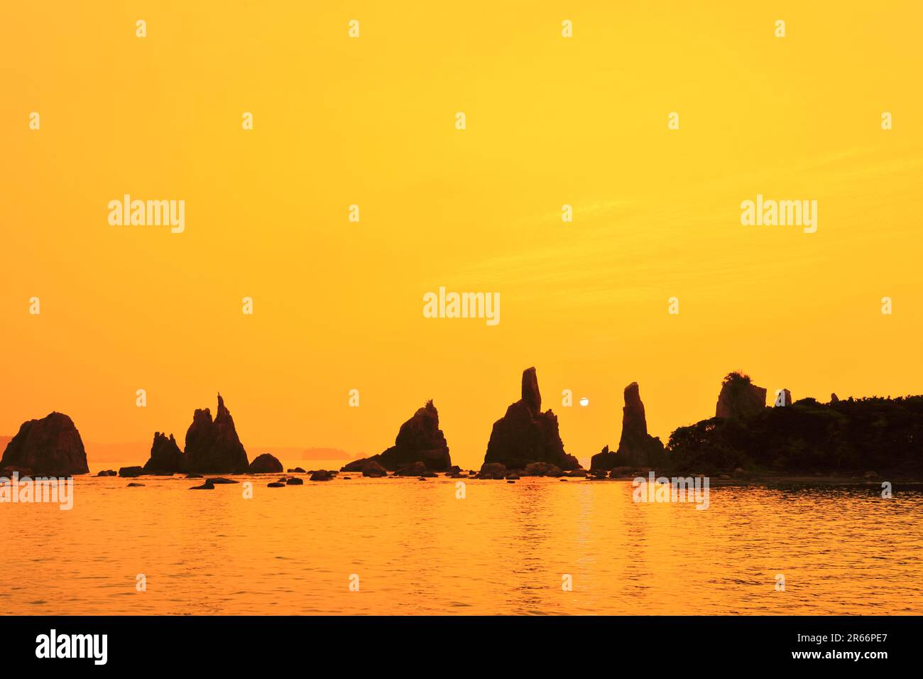 Morning sun and Hashikui rocks Stock Photo - Alamy