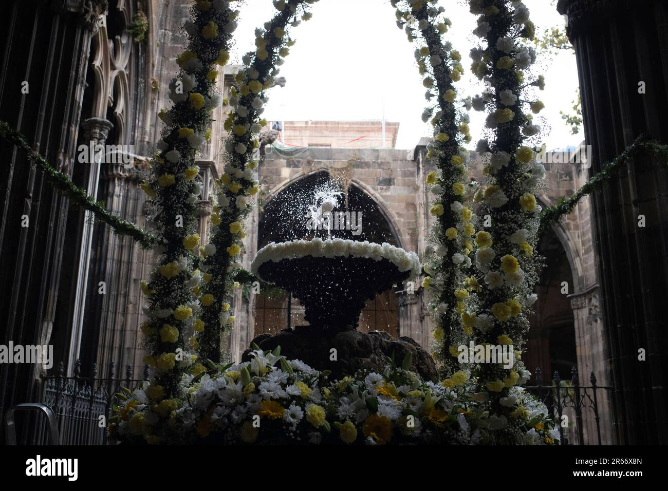 The celebration of the 'Ou com balla', in the Cathedral of Barcelona ...