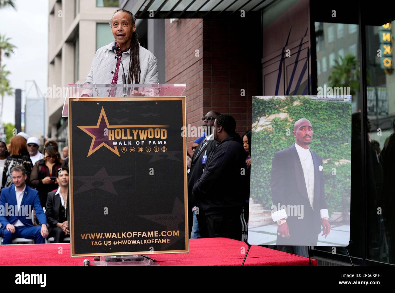 Jamal Johnson, a Philadelphia-based gun violence prevention activist ...
