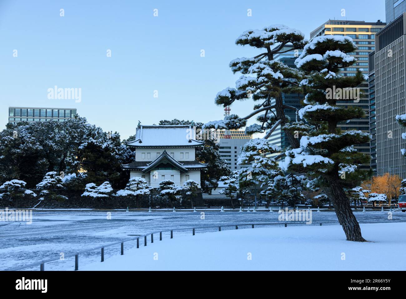 Edo castle hi-res stock photography and images - Alamy