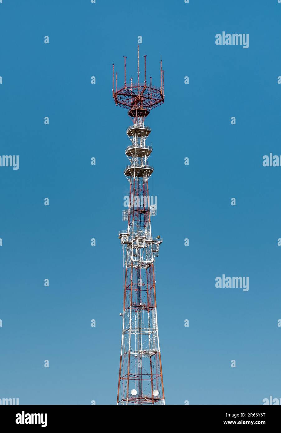 Radio telecommunication tower hi-res stock photography and images - Alamy