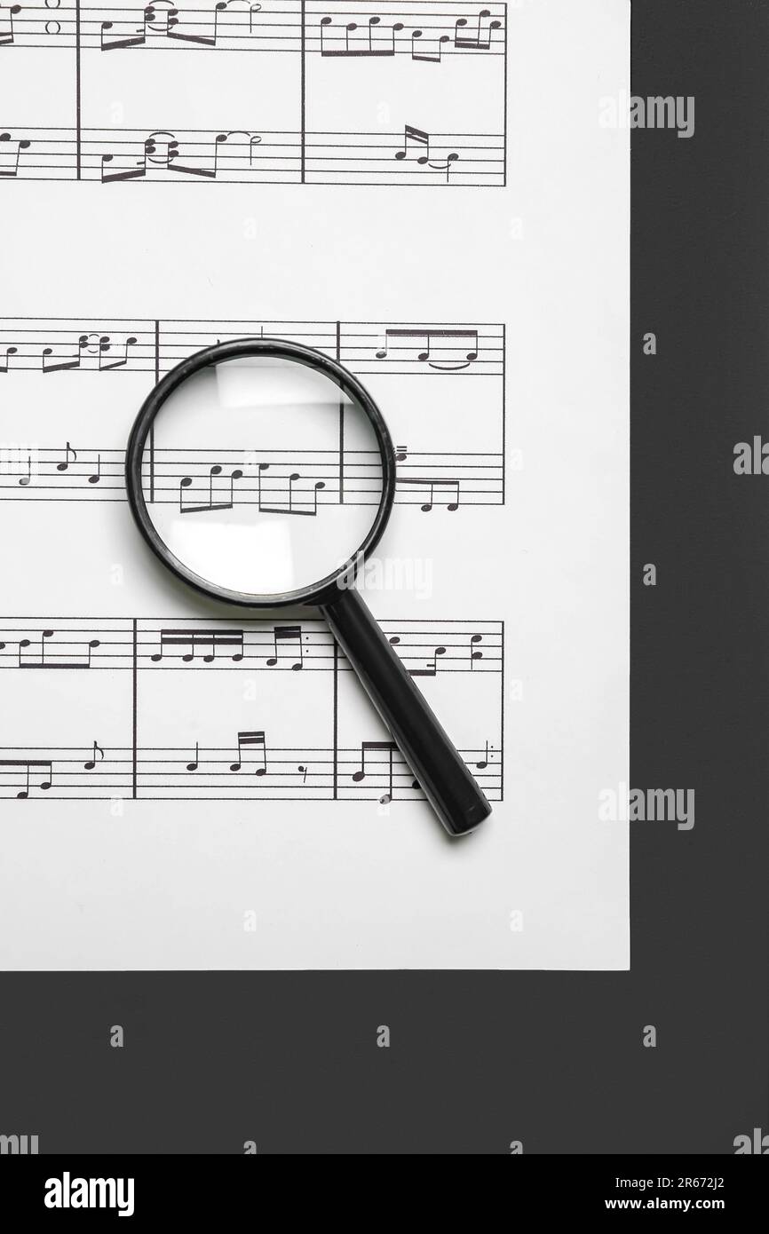 Circle on sheet music hi-res stock photography and images - Alamy