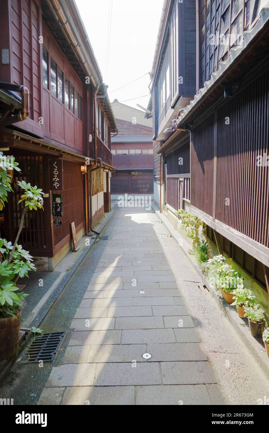 Stone-paved alley in Higashi Chayamachi Stock Photo - Alamy