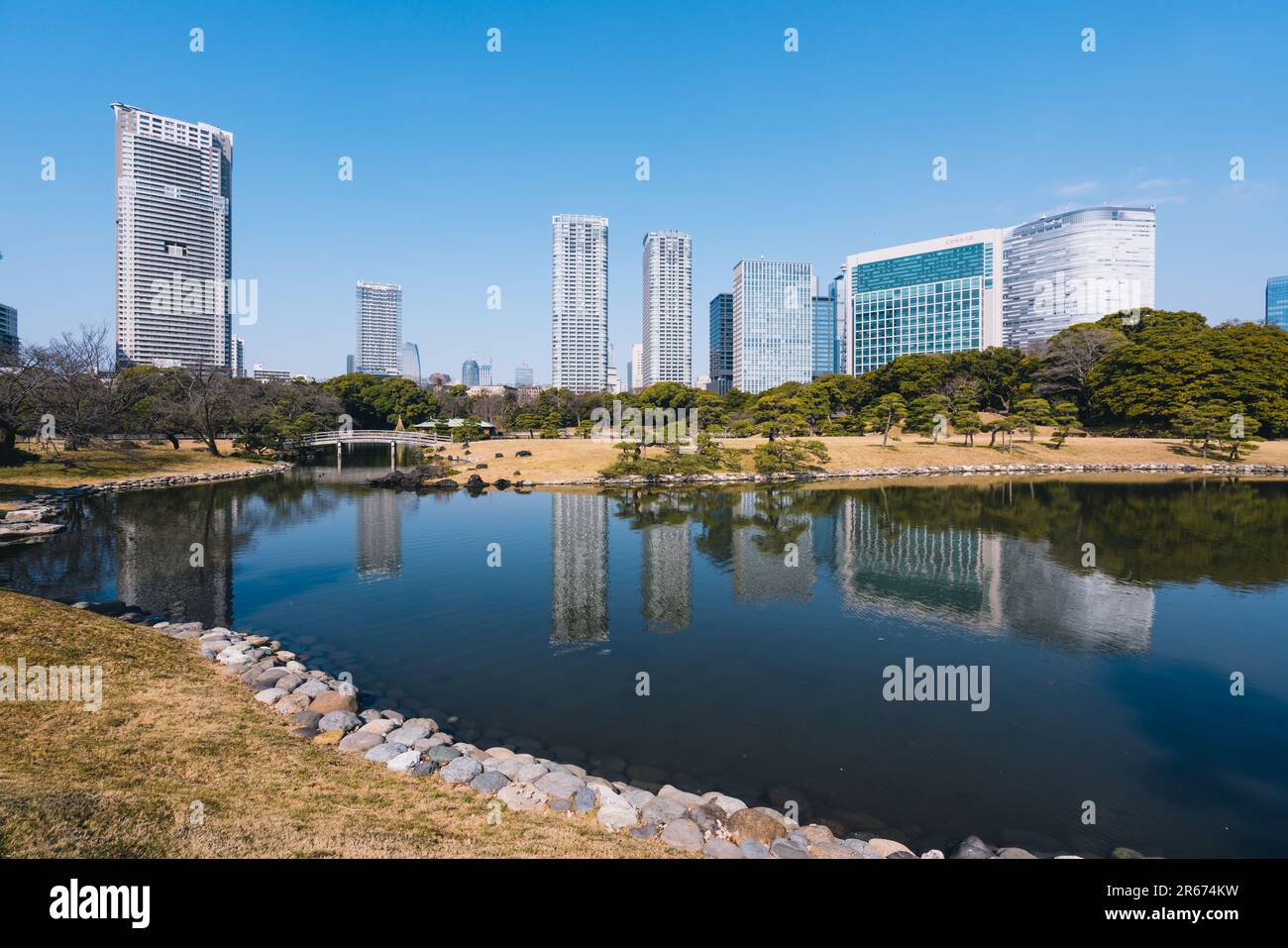 Hamarikyu Gardens in early spring Stock Photo - Alamy