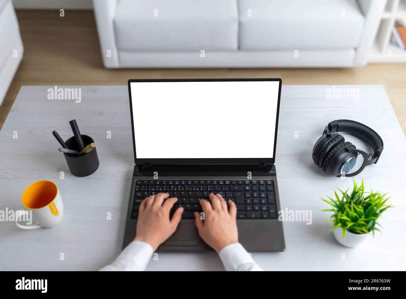 Laptop tasks hi-res stock photography and images - Alamy