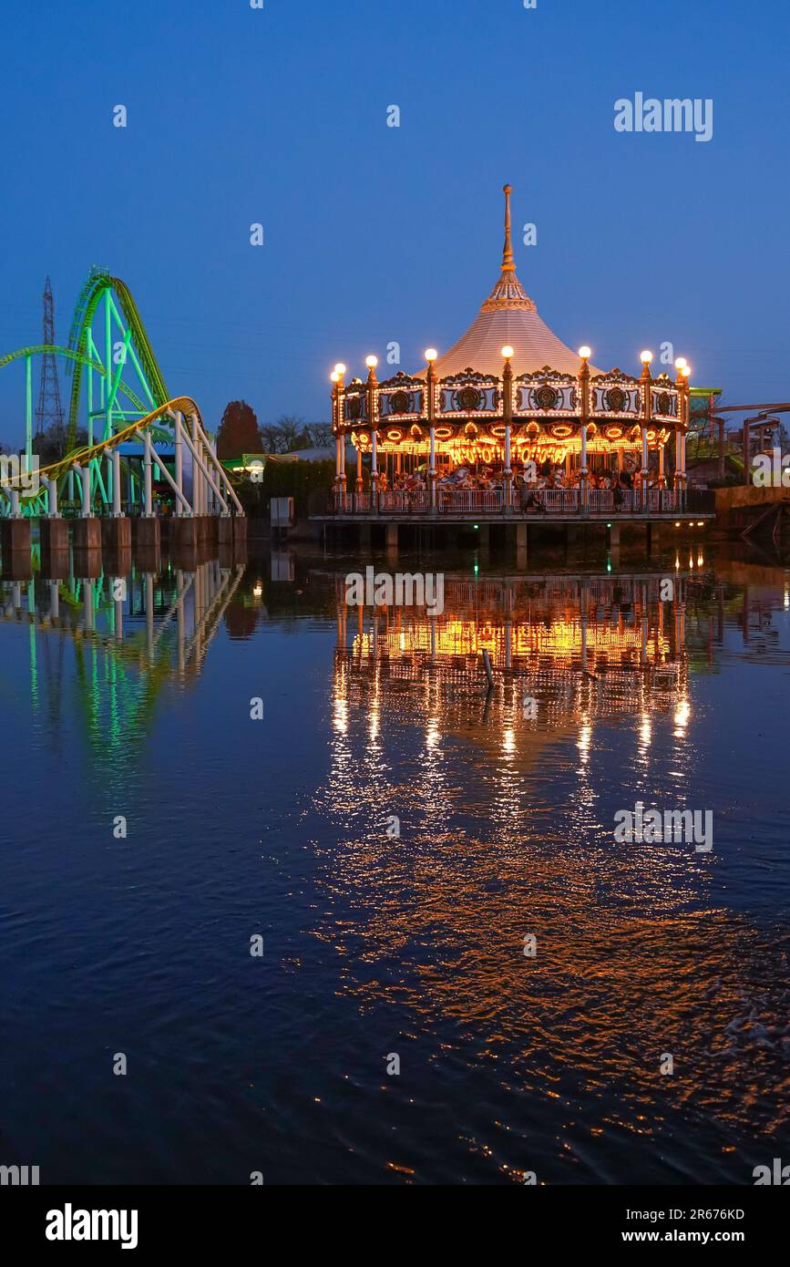 Merry go round zoo hi-res stock photography and images - Alamy