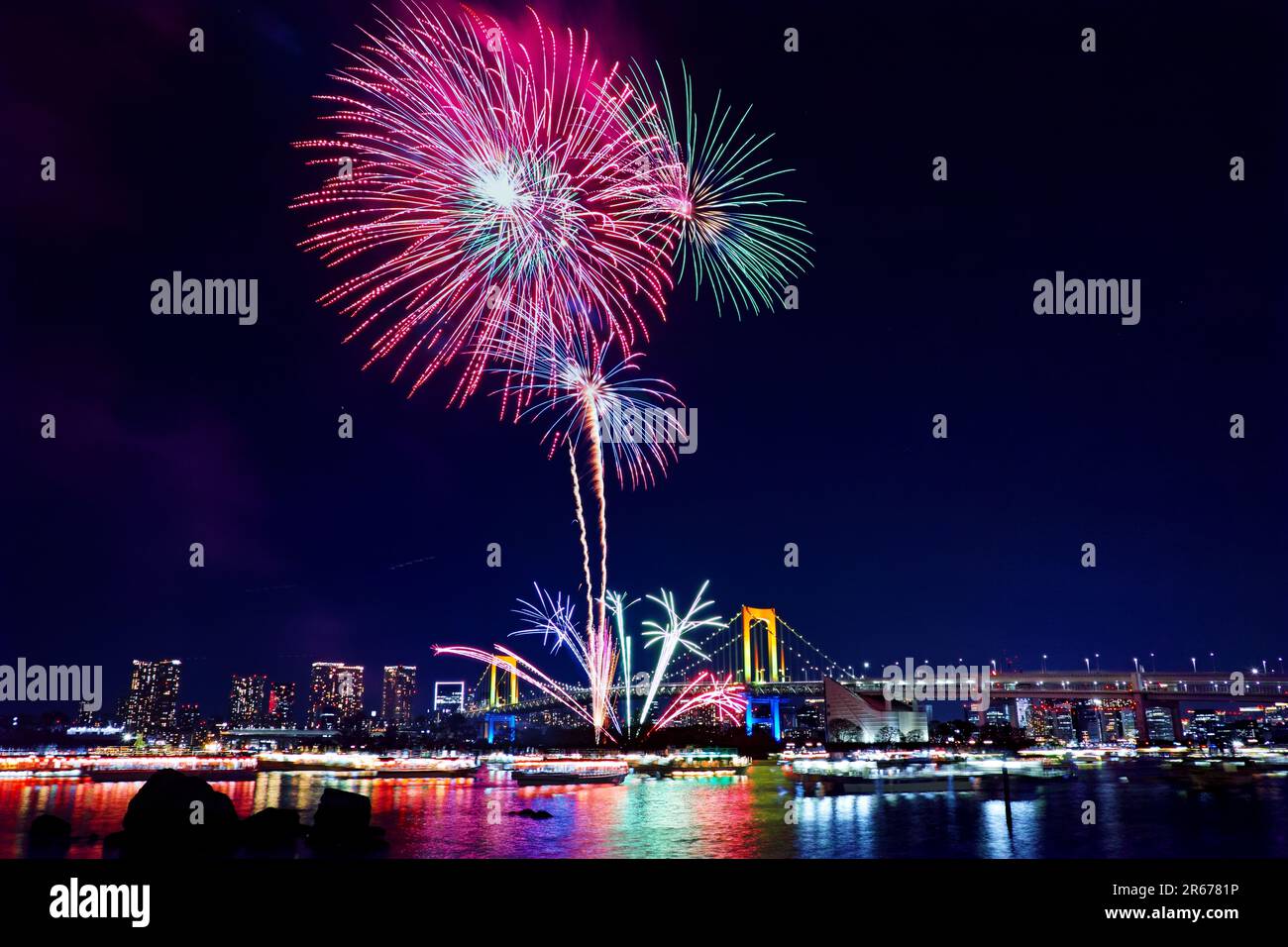 Fireworks sea hi-res stock photography and images - Alamy