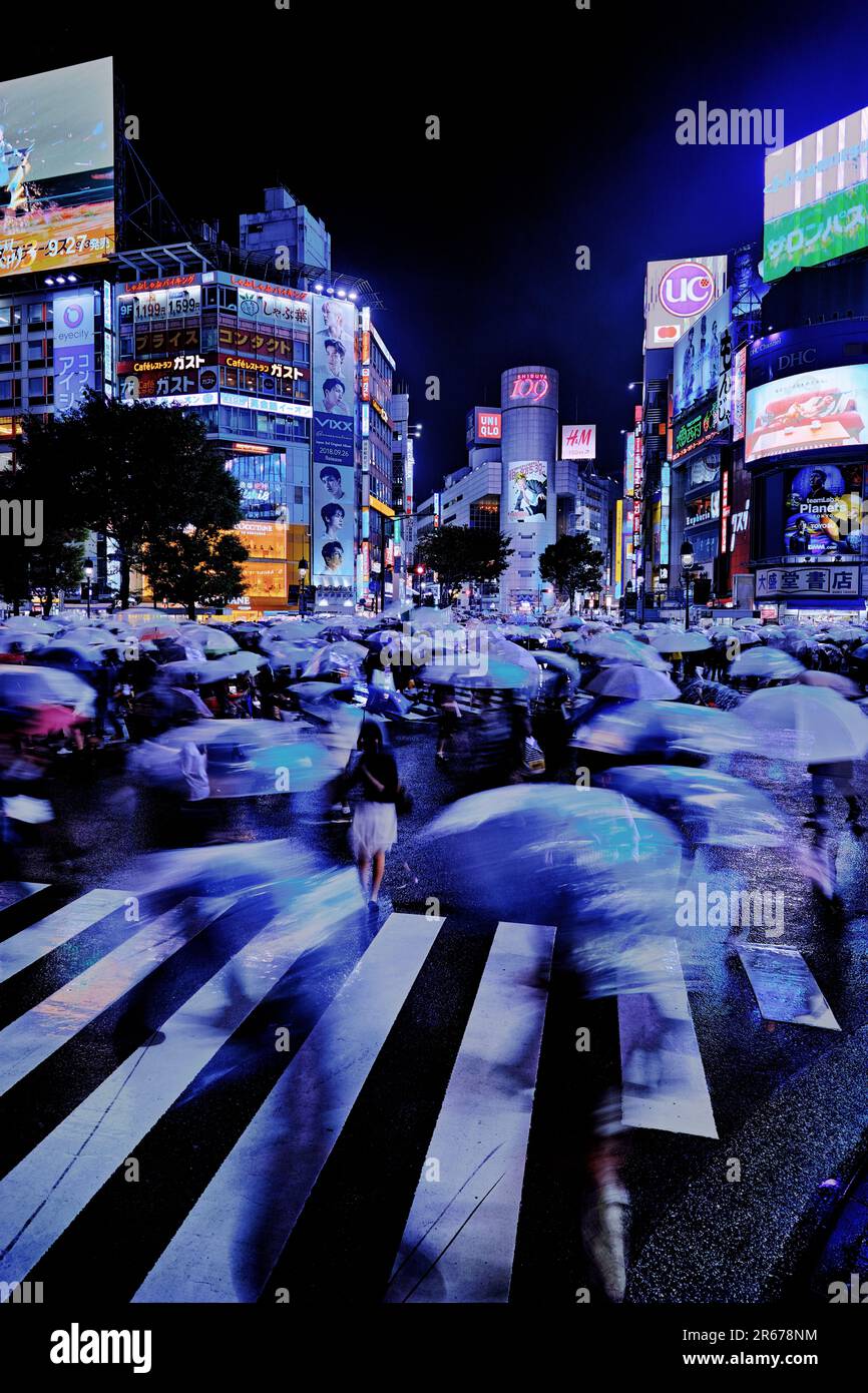 Crowded scramble hi-res stock photography and images - Alamy