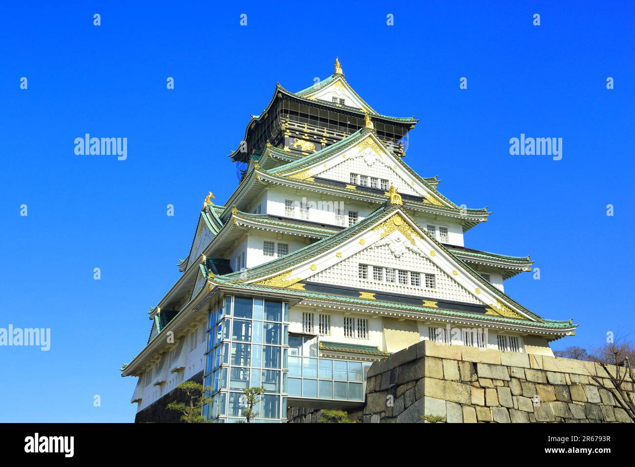 Castle tower of Osaka Castle Stock Photo - Alamy