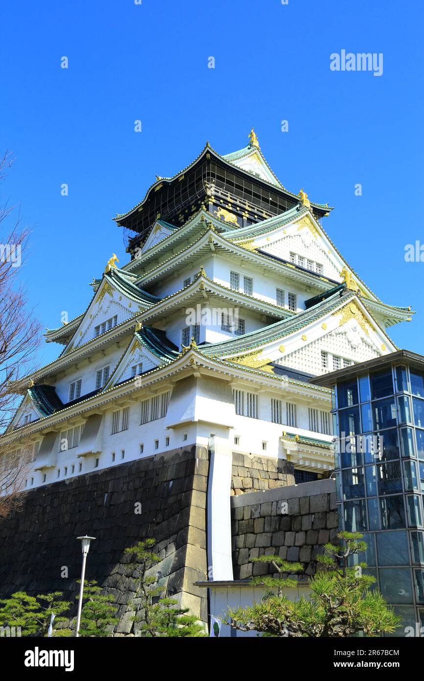 Osaka Castle tower in early spring Stock Photo - Alamy