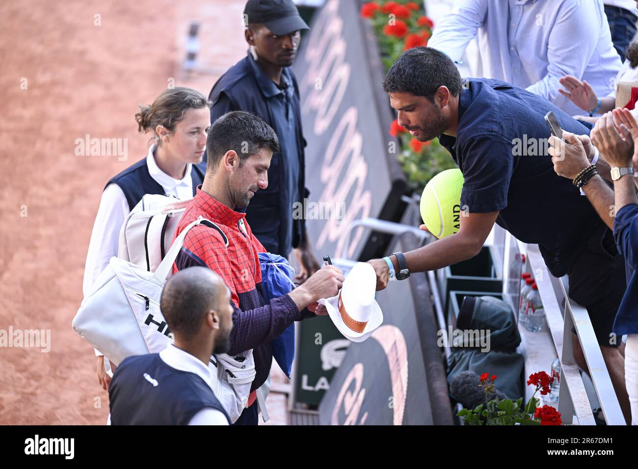 Paris, France - 07/06/2023, Novak Djokovic signs autographs for fans ...