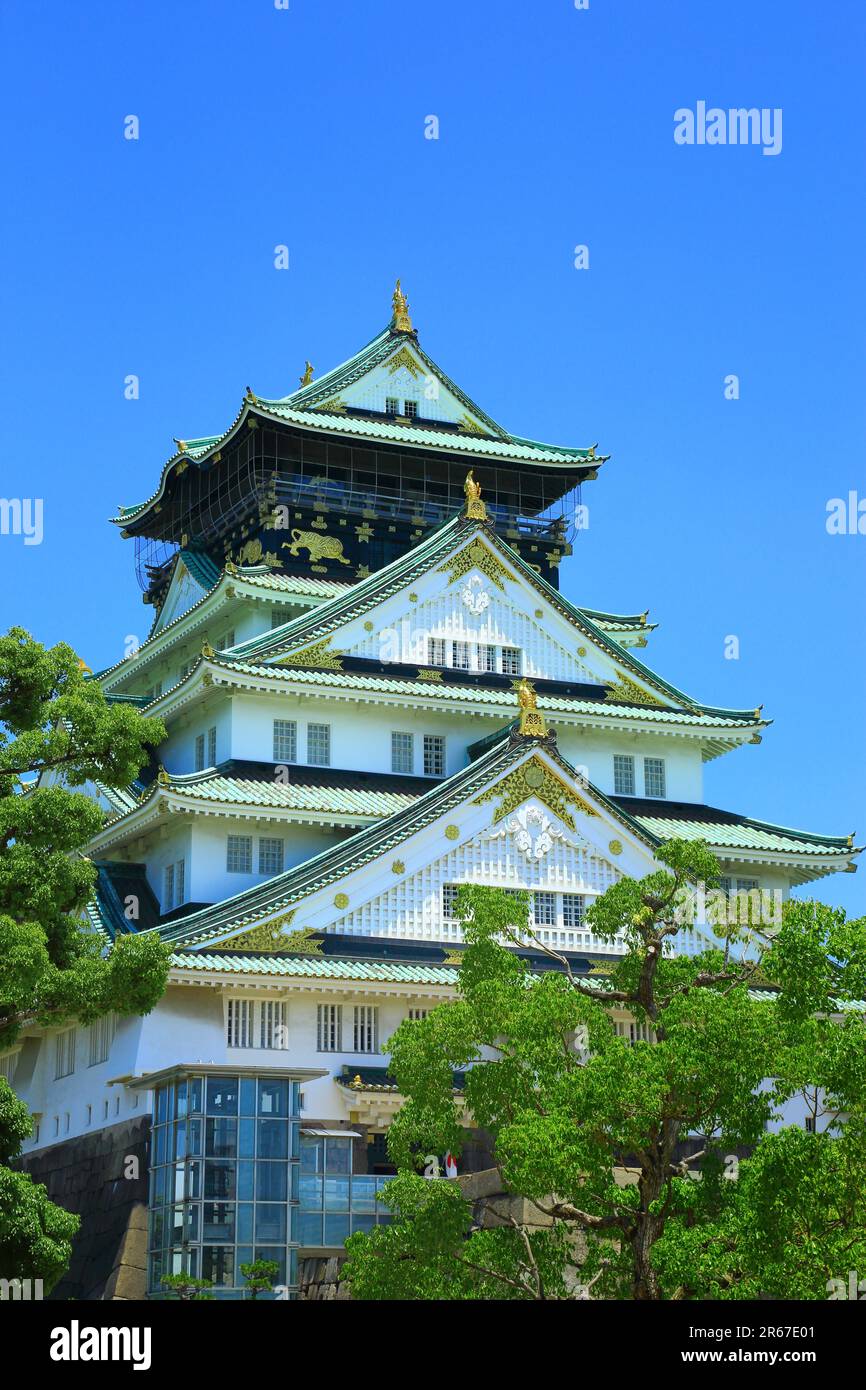 Castle tower of Osaka Castle Stock Photo - Alamy