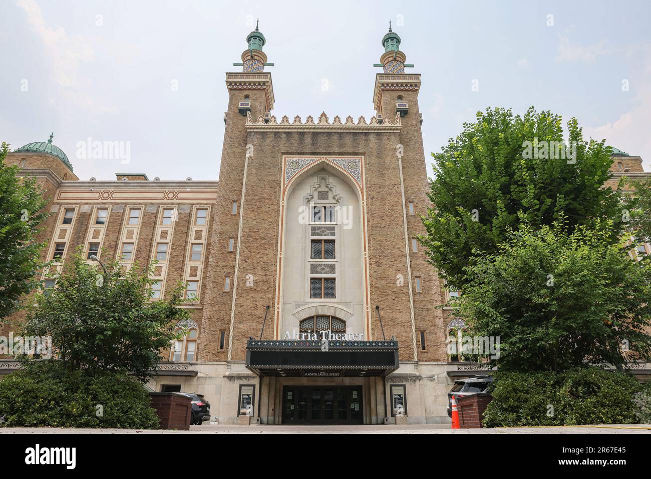 On site shooting high hi-res stock photography and images - Alamy