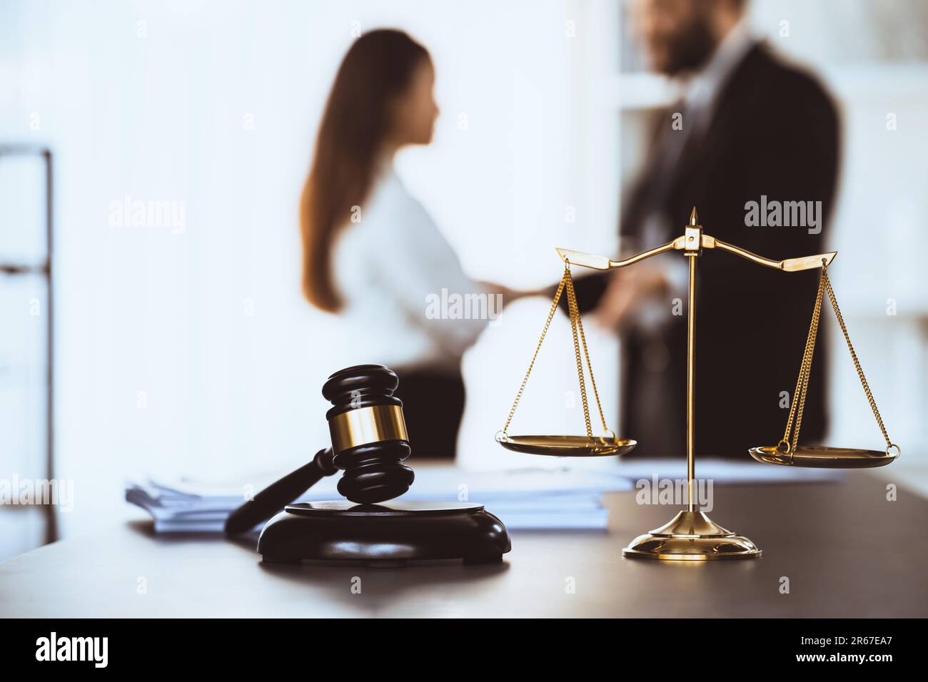 Woman advocate in courtroom hi-res stock photography and images - Alamy