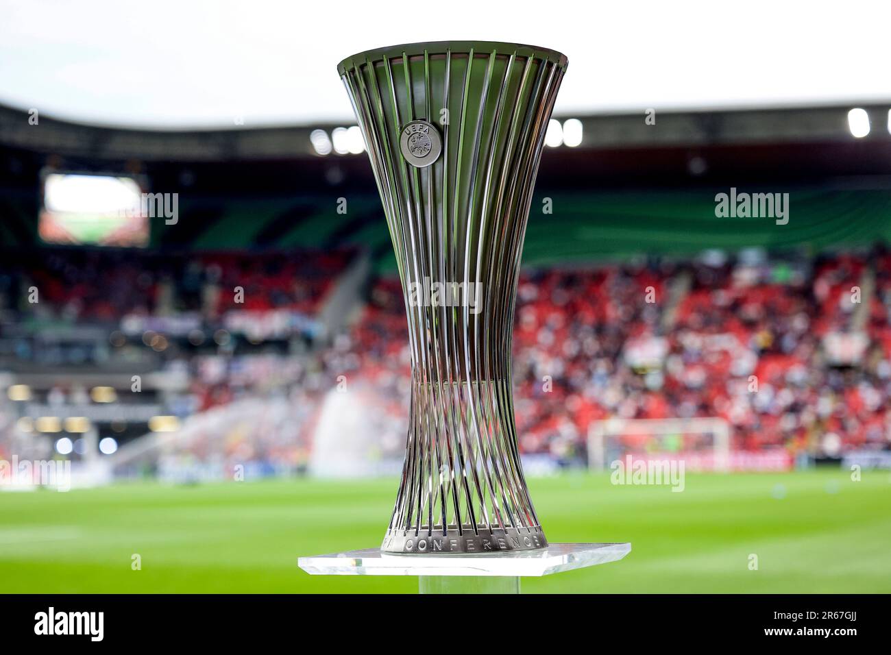 Conference league trophy hi-res stock photography and images - Alamy