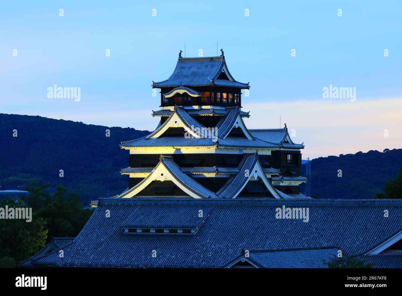 Light-up of Kumamoto Castle Stock Photo - Alamy