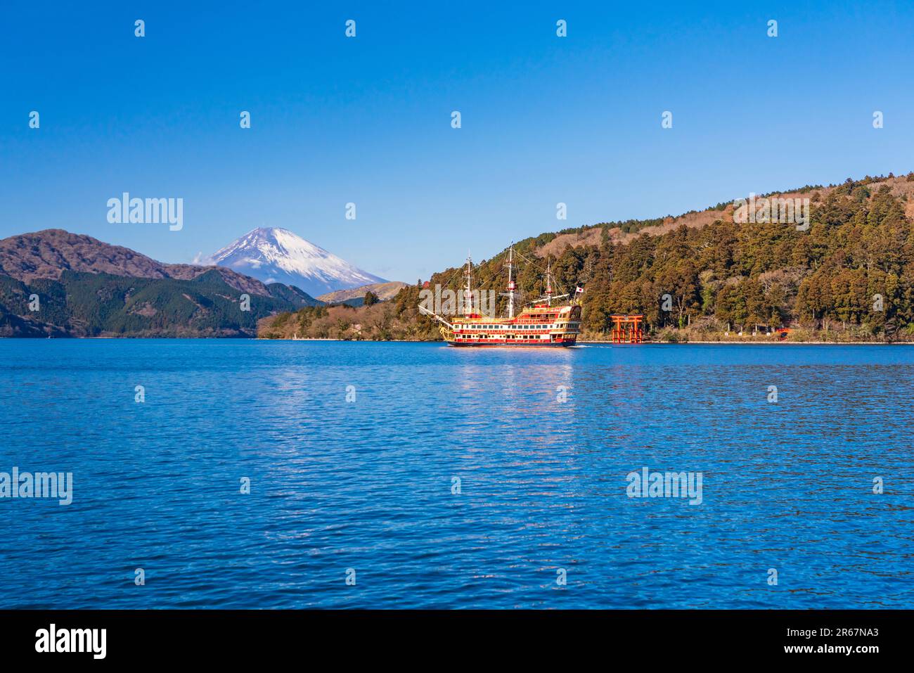Lake Ashinoko in Winter Stock Photo - Alamy