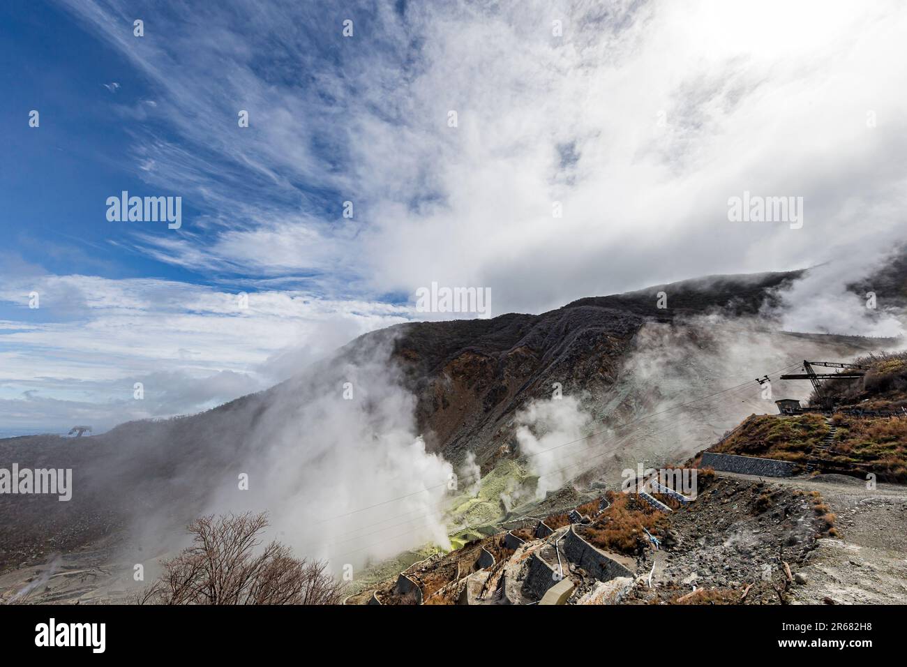 Clear sky and Owakudani volcanic fumes Stock Photo - Alamy