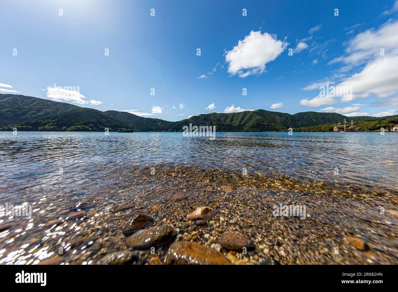 Lake Ashinoko in clear sky Stock Photo - Alamy