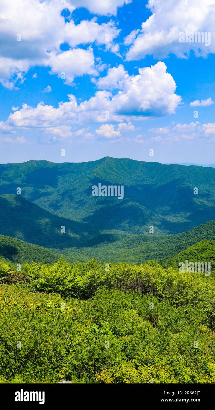 Blue ridge parkway view hi-res stock photography and images - Alamy