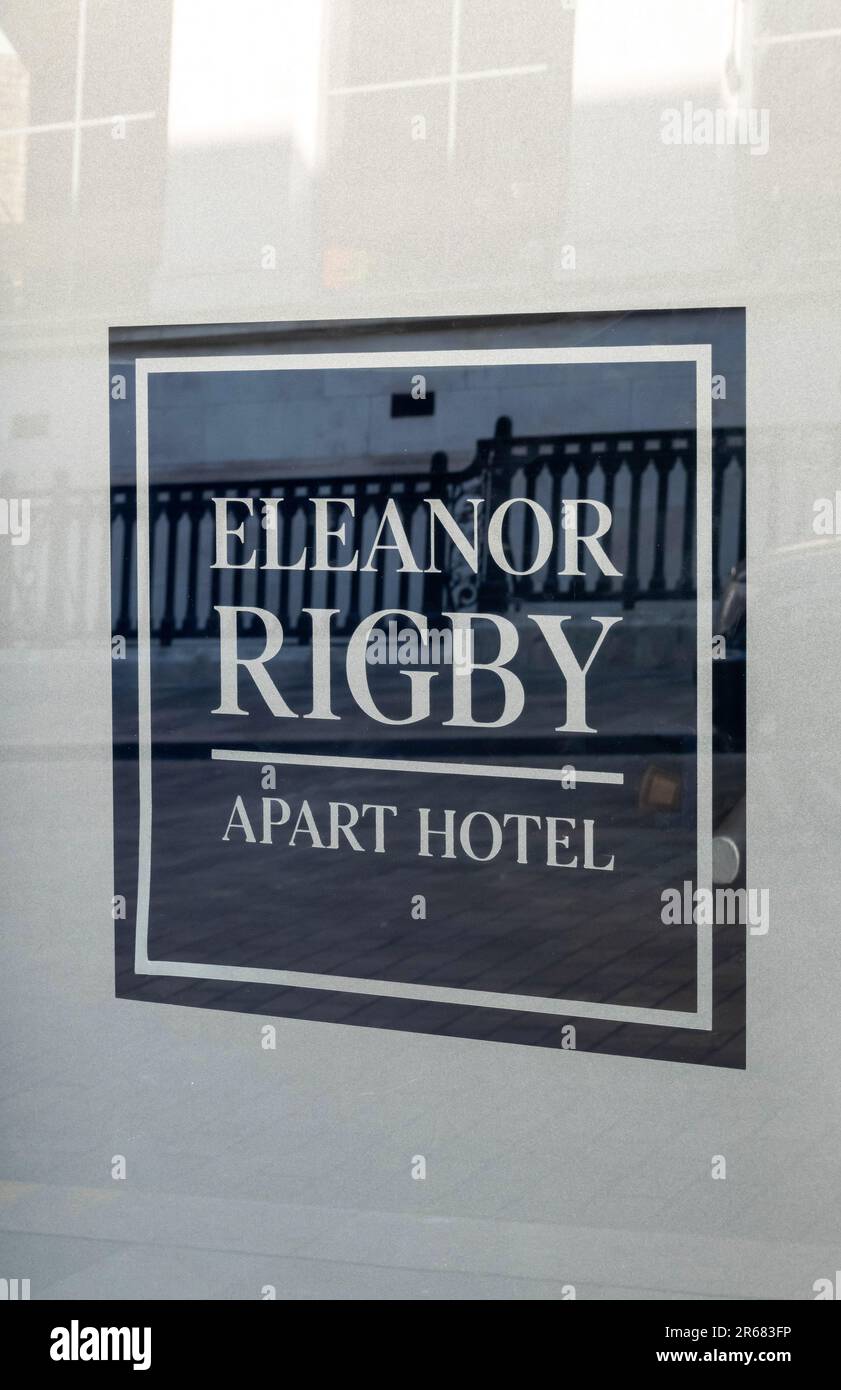 Eleanor rigby hotel hi-res stock photography and images - Alamy
