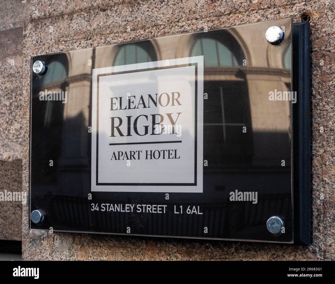 Eleanor rigby hotel hi-res stock photography and images - Alamy
