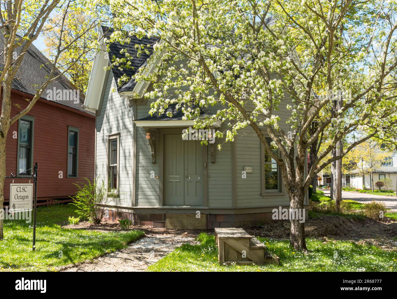 The CLSC Octagon House on the ground of the Chautauqua Institution in ...