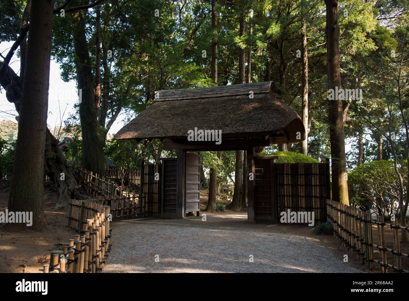 Kairakuen middle gate Stock Photo - Alamy