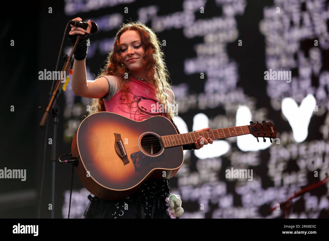 Porto, Portugal. 07th June, 2023. English singer-songwriter, Holly ...