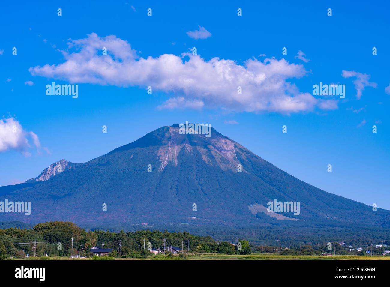 Mt. Daisen and Clouds Stock Photo - Alamy