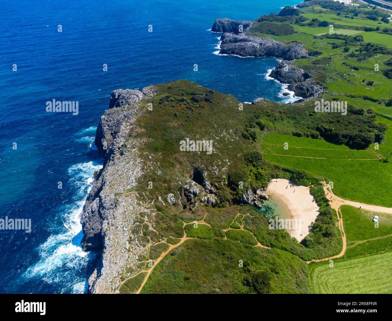 Playa de gulpiyuri hi-res stock photography and images - Alamy