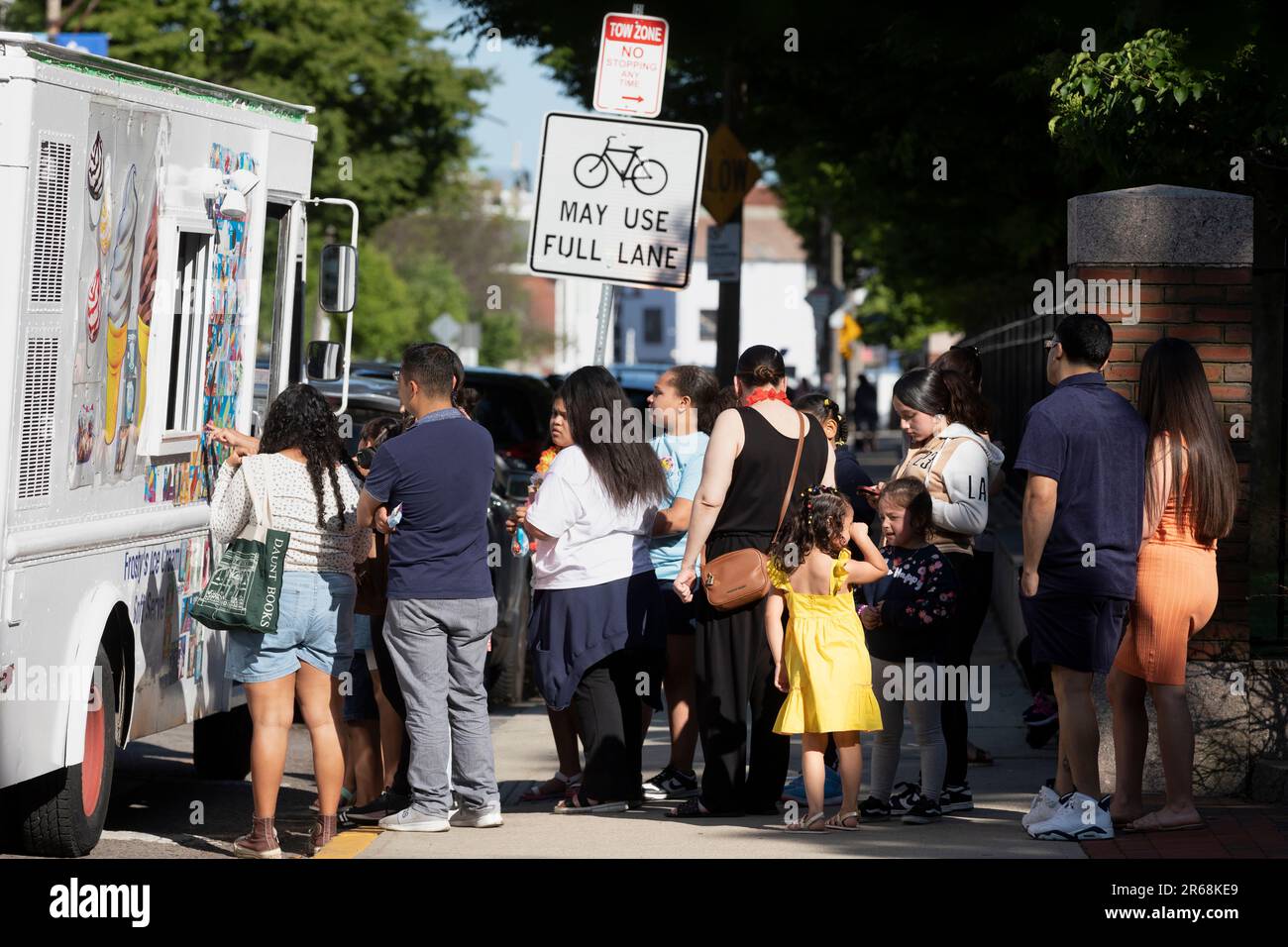 People in line at an ice cream truck Stock Photo - Alamy
