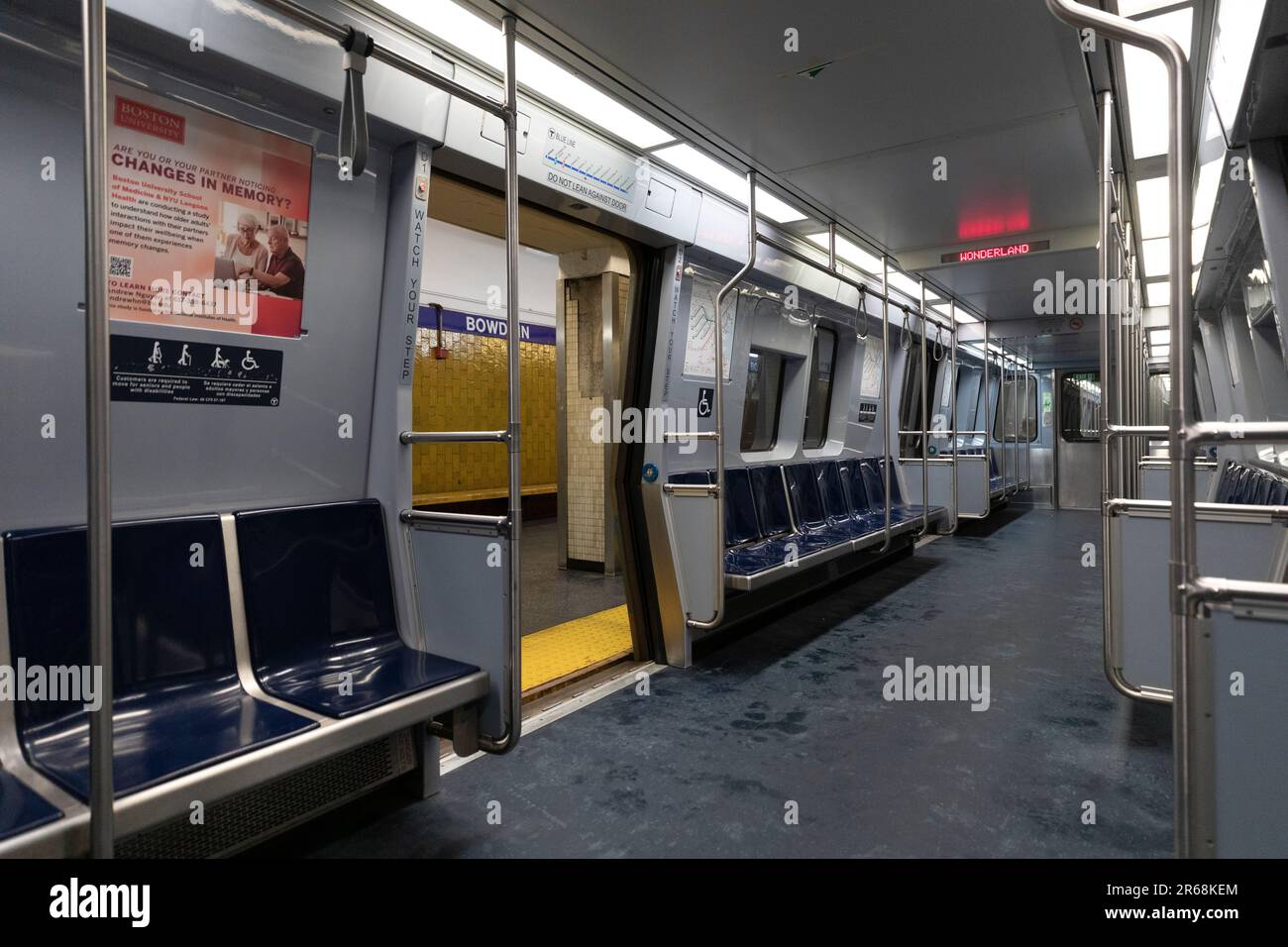 Mbta blue line hi-res stock photography and images - Alamy