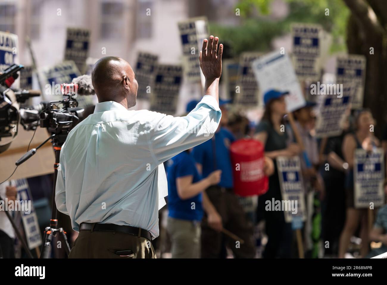 University staff running hi-res stock photography and images - Alamy