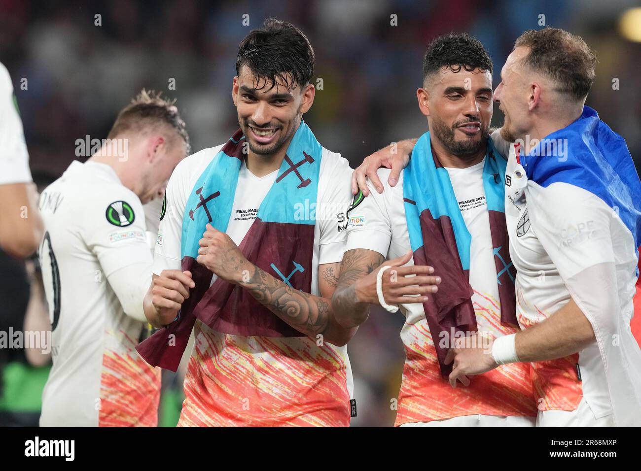 Emerson palmieri trophy hi-res stock photography and images - Alamy