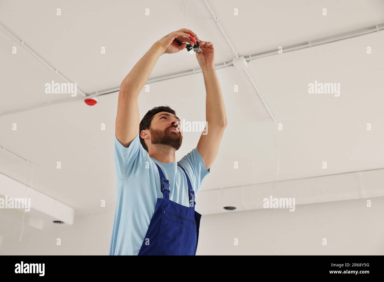 Electrician safety wiring pliers hi-res stock photography and images ...