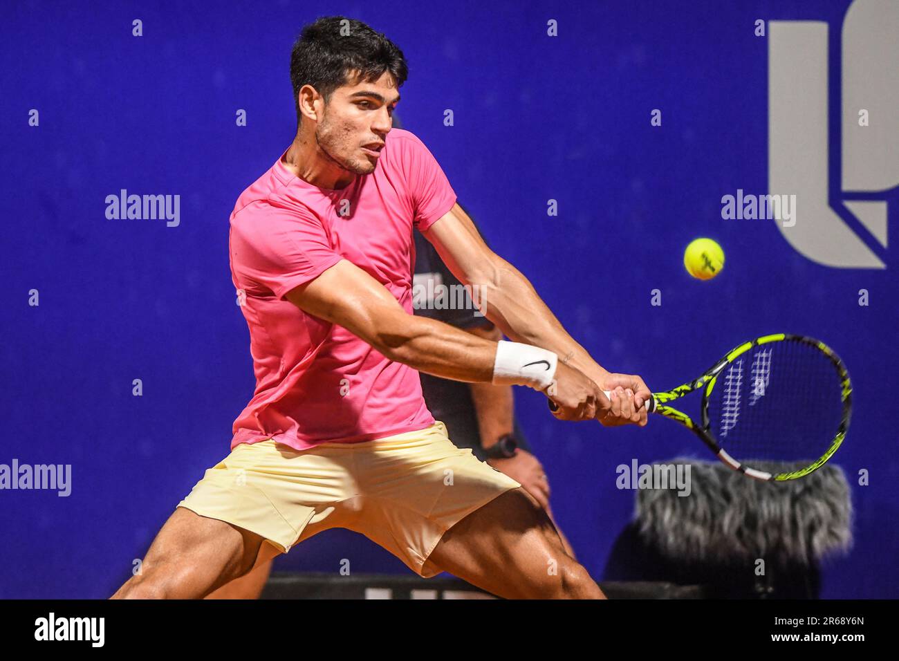Carlos alcaraz backhand hi-res stock photography and images - Alamy