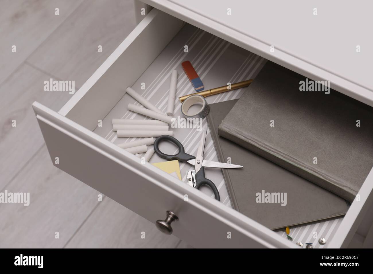 Open drawer sketch hi-res stock photography and images - Alamy