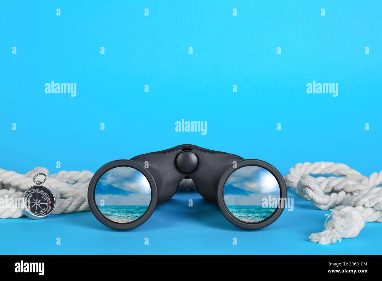 Light reflecting lenses hi-res stock photography and images - Alamy