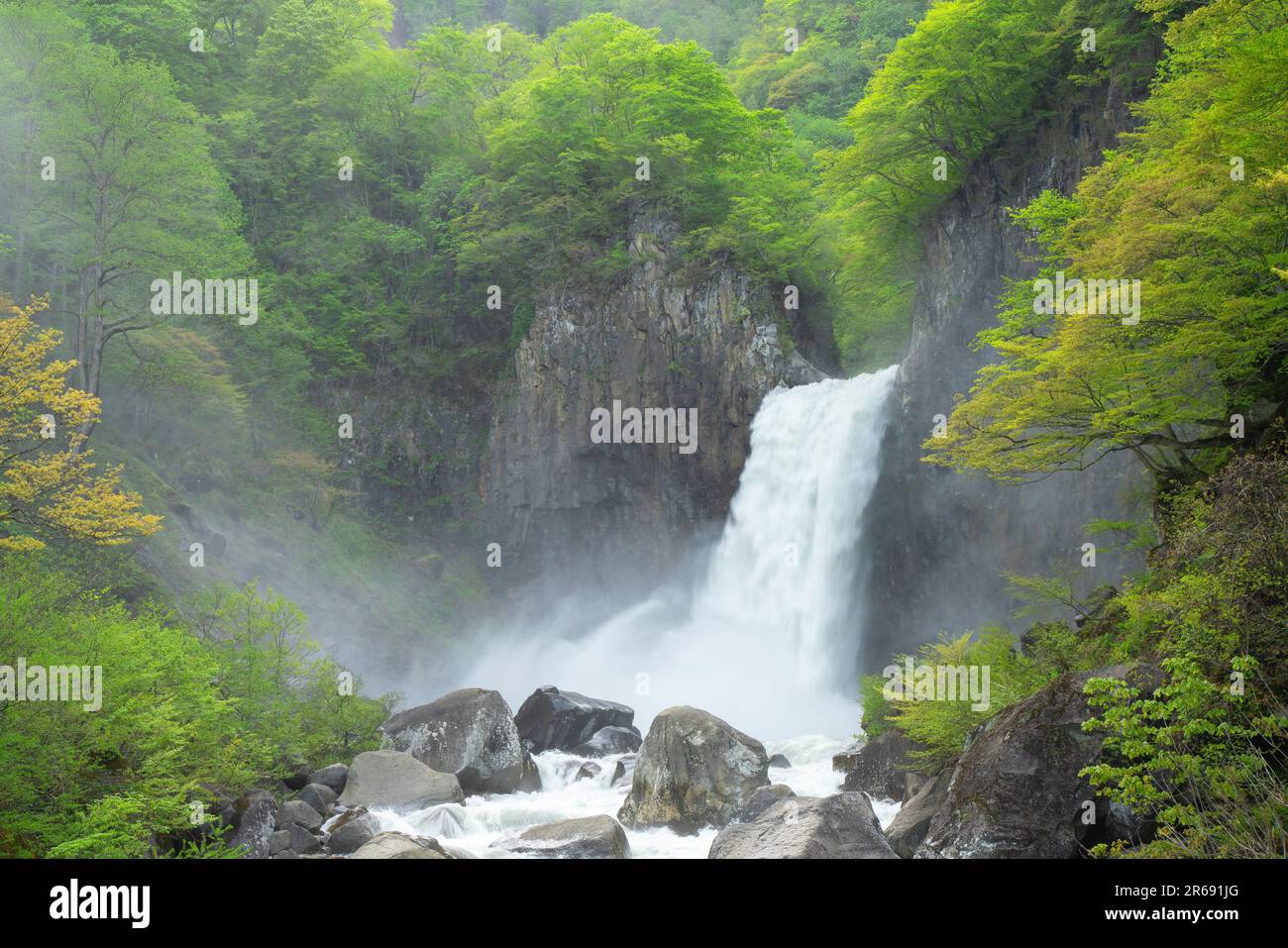 Naena falls hi-res stock photography and images - Alamy
