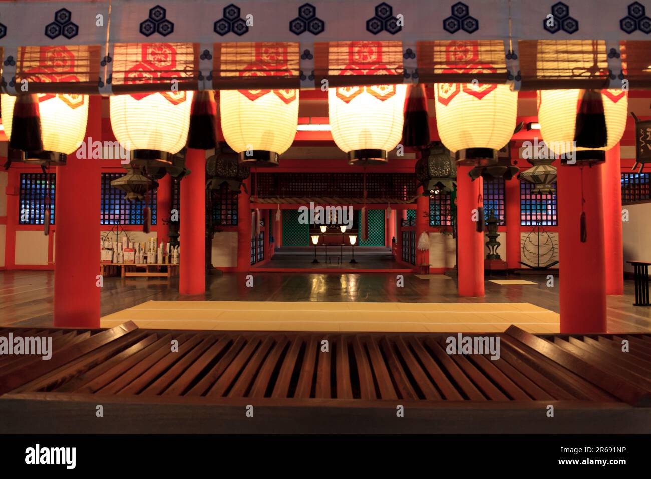 Shrine worship hi-res stock photography and images - Alamy