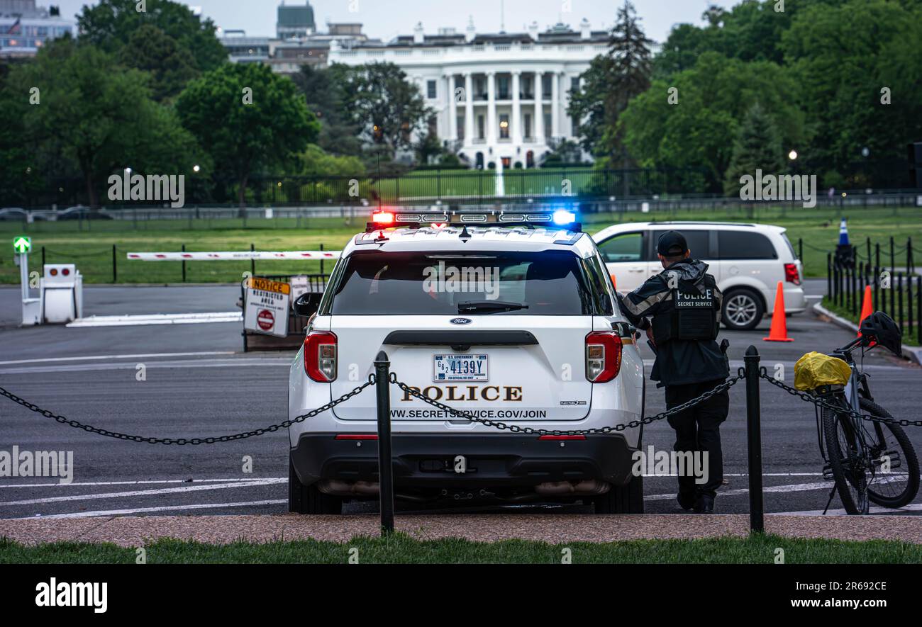 Washington police uniforms hi-res stock photography and images - Alamy