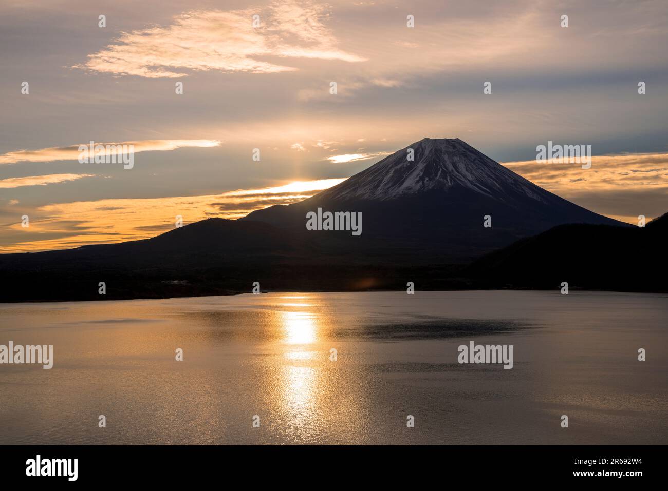 Motosuko Lake and morning glow of Mt. Fuji Stock Photo - Alamy