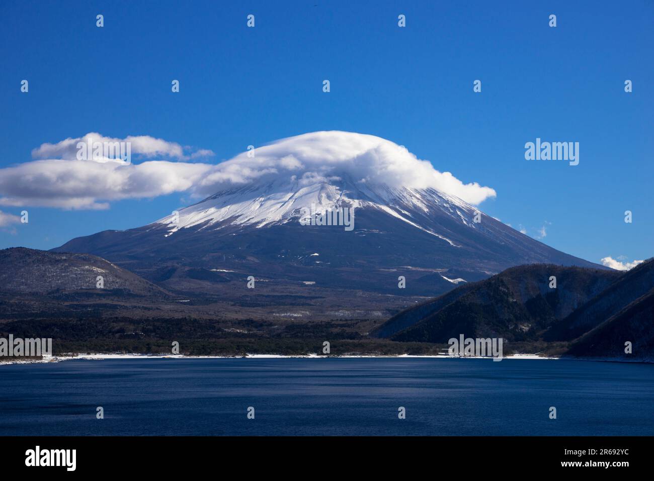 Mt Fuji from Lake Motosuko Stock Photo - Alamy