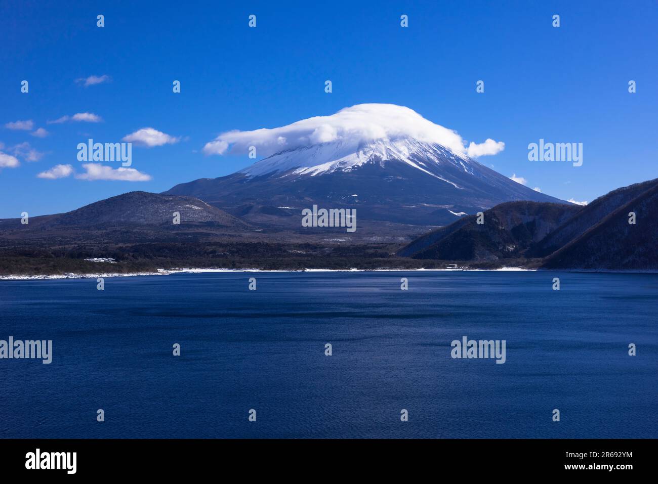 Mt Fuji from Lake Motosuko Stock Photo - Alamy